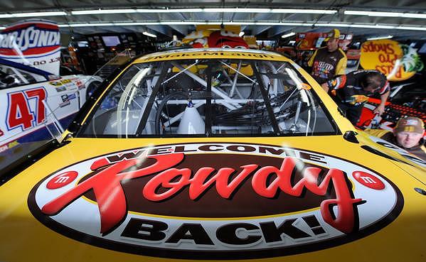 2015 NASCAR Sprint Cup Series Paint Schemes - Team #18 - Jayski's ...