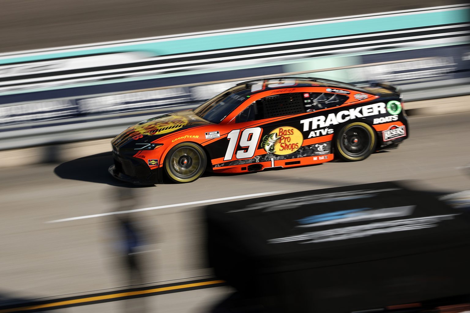 2024 NASCAR Cup Series #19 Joe Gibbs Racing paint schemes - Jayski's ...