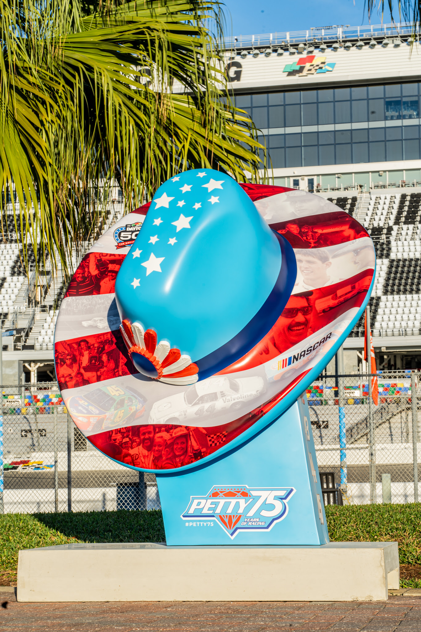 "The King’s Hat”: NASCAR industry pays tribute to the Petty family’s 75 ...