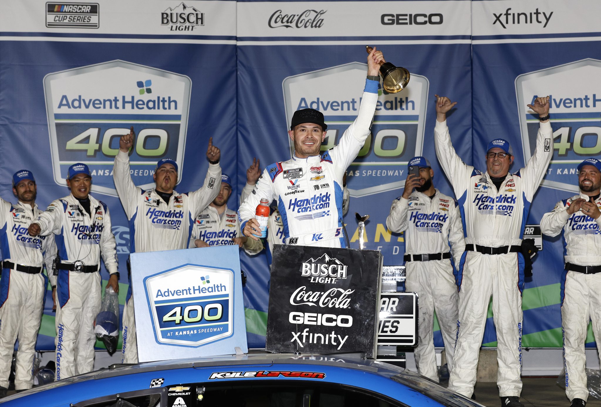 Kyle Larson beats Chris Buescher at Kansas in closest NASCAR finish ...